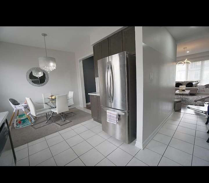 Graceful Residence
3bedroom Townhouse, 2.5 Baths - Brampton