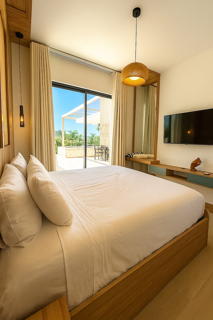 Palm Haven | Jacuzzi · Beach Lagoon Stay - Punta Cana