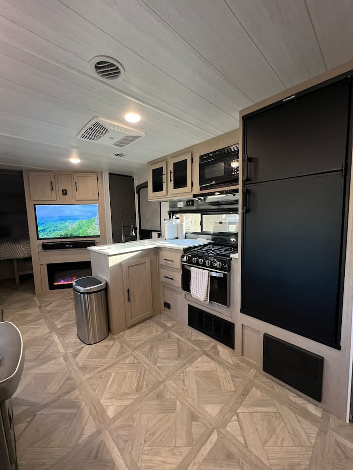 Tranquil City Trailer - Moreno Valley, CA