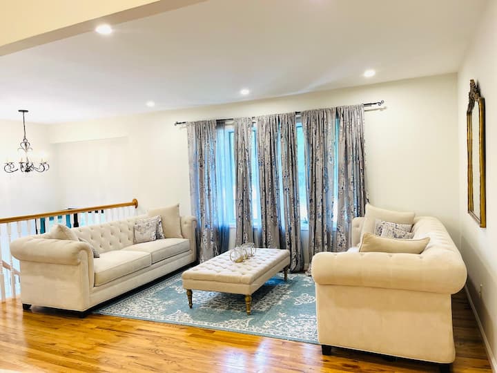 Spacious Home E. Northport | Sleeps 6 | Big Yard - Northport, NY
