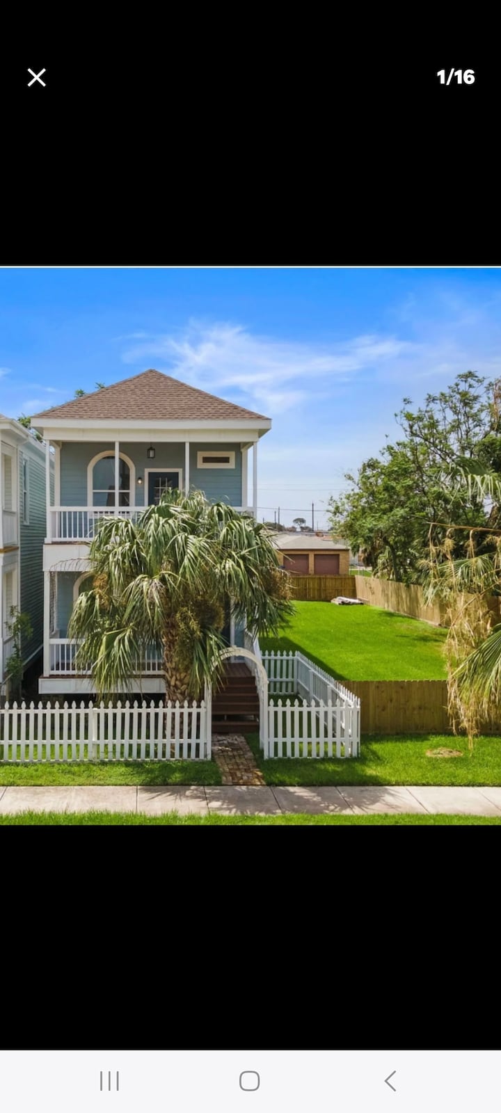 Charming 2 Story Victorian Home - Galveston, TX