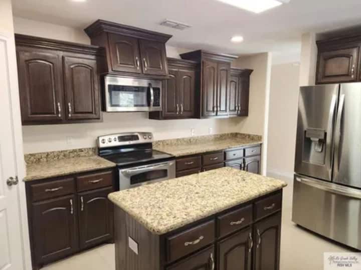 Casa 4 Cuartos Con Alberca - Brownsville, TX