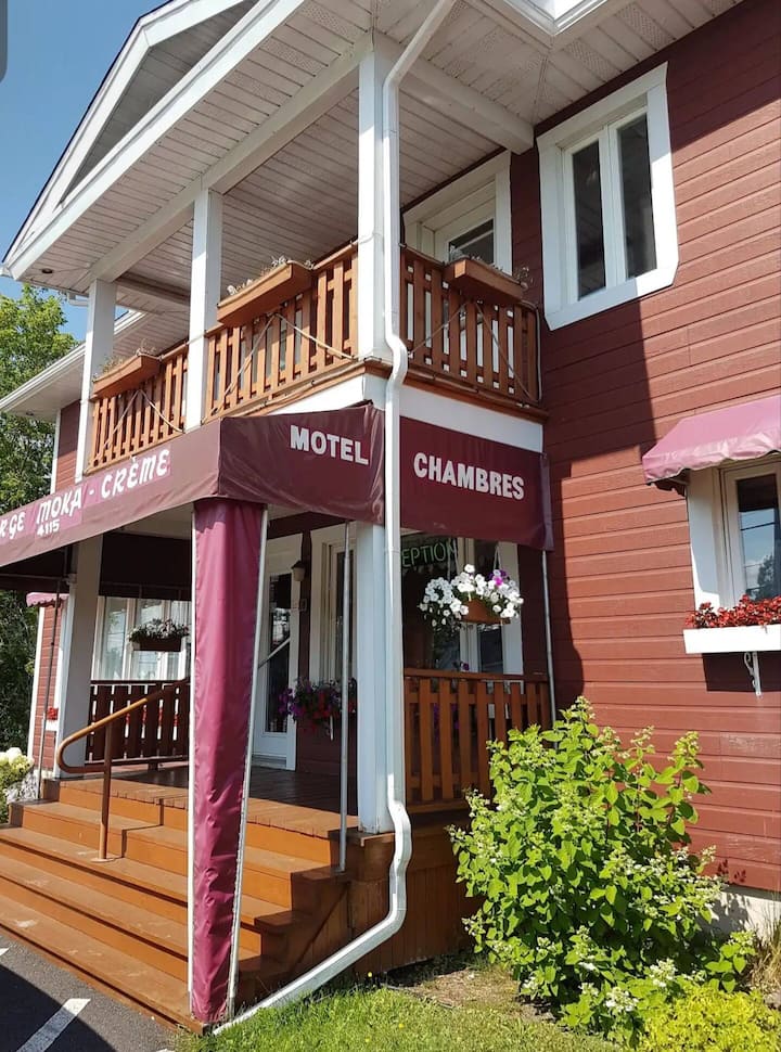 Moka Motel Quatuor. - Quebec, Canadá