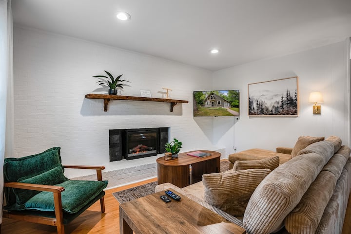 New! Hot Tub • Fire Pit • Slopes - Massanutten, VA
