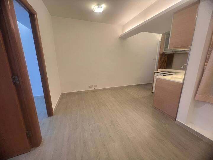 Wanchai Family 2 Window Bedroom 1 Min Mtr Hkcec - Hong Kong