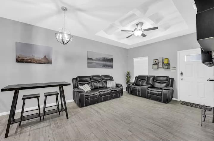 Lux Condo 2queen/3tvs
Near Dt - Villa Verde, TX