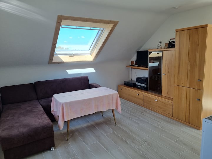 Helle 2,5 Zimmer Dachgeschoß Wohnung - Lichtenstein