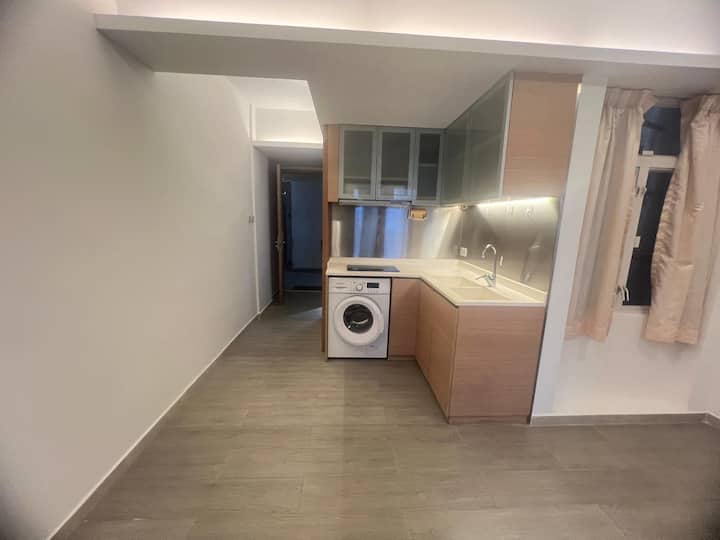 Wanchai Family 2 Window Bedroom 1 Min Mtr Hkcec - Wan Chai