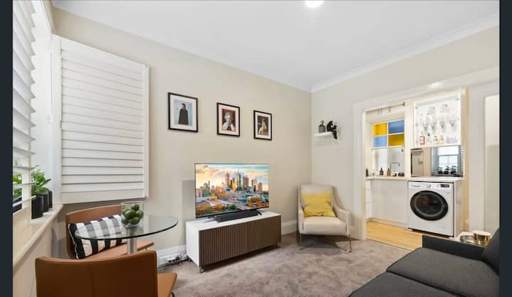 Paris-end Potts Point Stay - Western Sydney University - Sydney City Campus