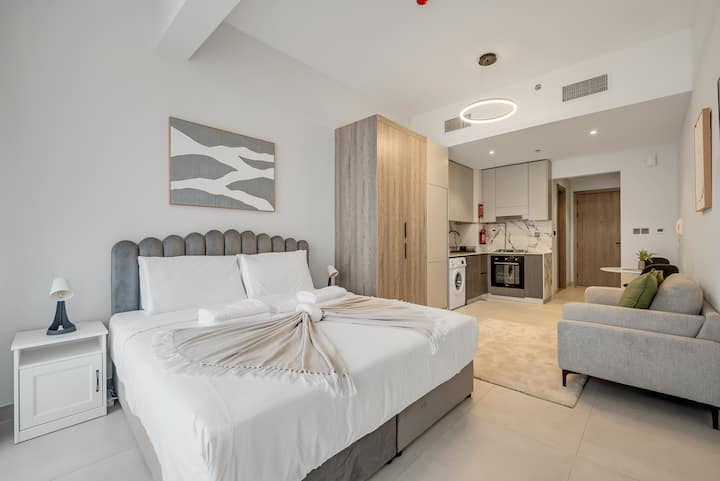 Cozy Studio In Dubai Sports City | Near Stadium - Dubai