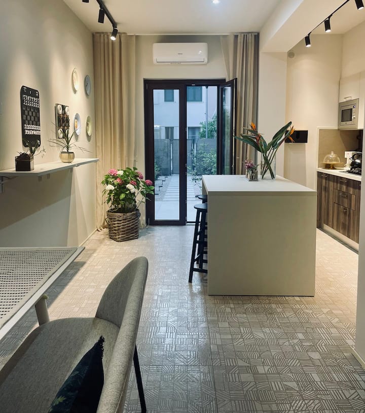 Flos: Design, Giardino E Fontana, Centro Cassino - Cassino