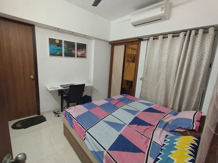 Ac Masterbedroom Lodha Amara Thane - Thane