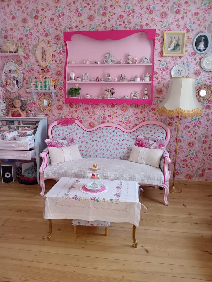 Chez Paulette : Déco Rétro Et Nuit Insolite ! - Le Mans