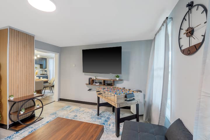 Stylish 2br Retreat | Walk To Zoo & Near Downtown - Liverpool, NY