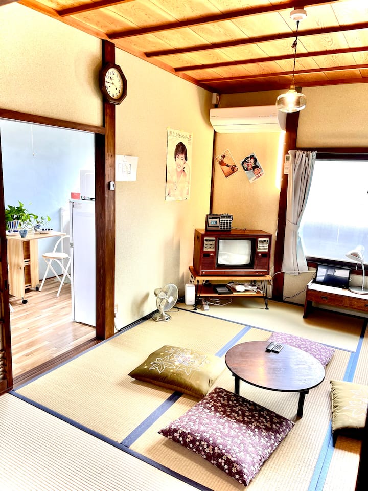 Nostalgic Osaka House6min To Station｜walk To Beach - Osaka