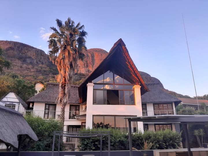 Platinum Suite @ Galagos Lodge - Hartbeespoort