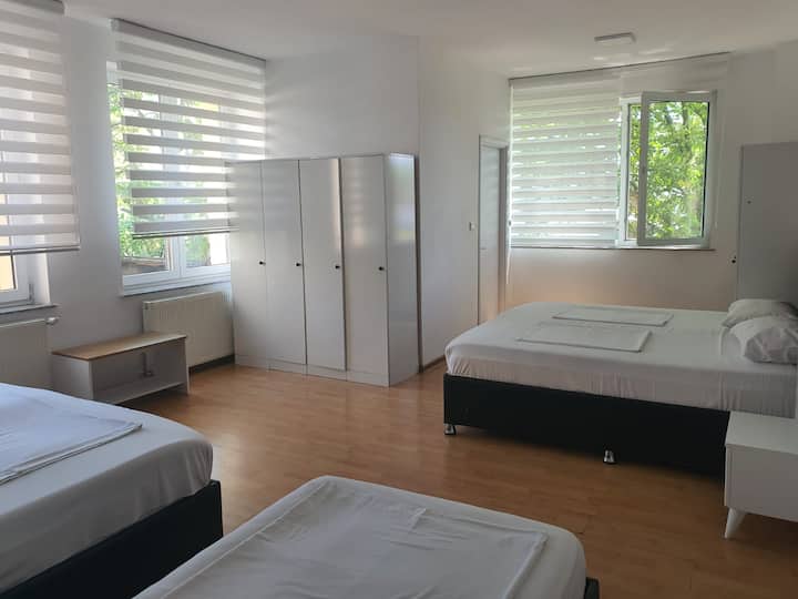 Hostel Aksu - Bucharest