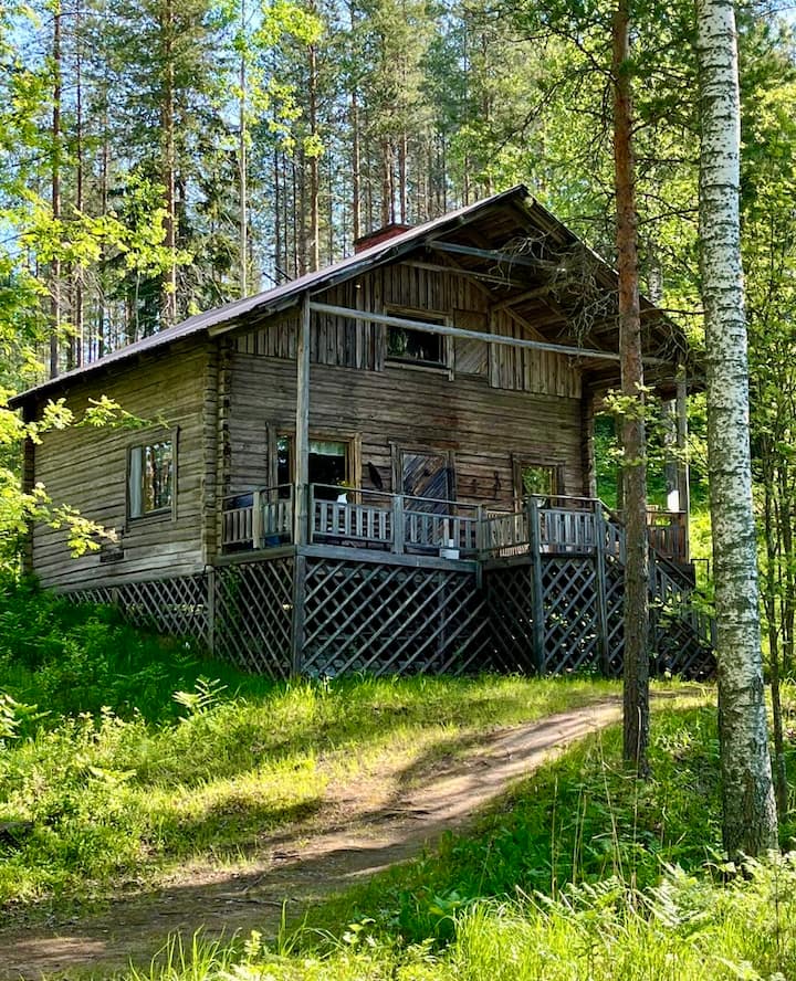 Uniikki Hirsimökki - Savonlinna