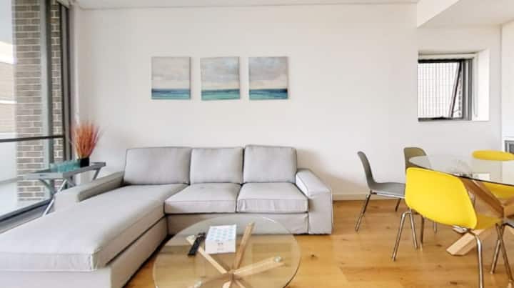 Tranquil 2br + Parking | Walk To Macquarie Uni - Accor Stadium