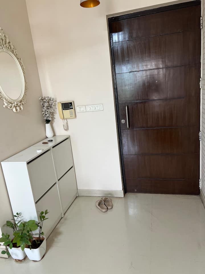 2bhk Apartment With Mountains & Highway View - Mumbai