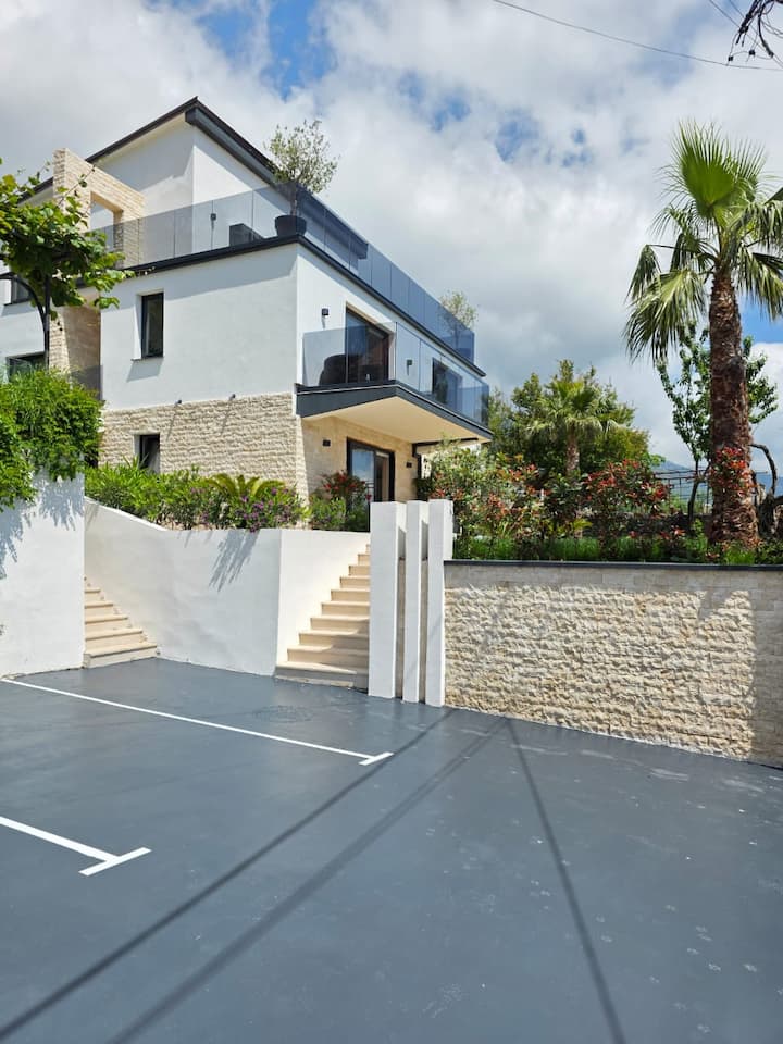 Villa La Costa - Kotor