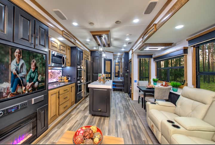 Luxury Rv In Winterville, Ga - Athens, GA