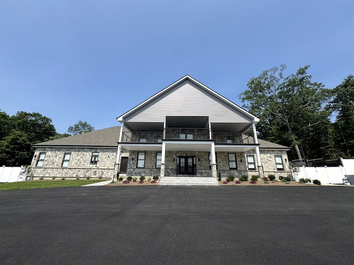 Emerald Charm Villa - Middleburg, VA