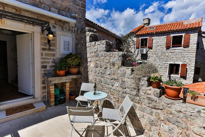 Montesun Oldtown House - Budva