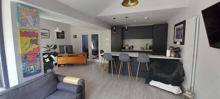 2 Bed Cottage In Blackrock
(Available Jul-aug '25) - Dublin