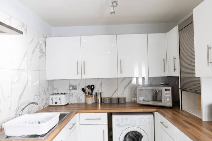 Stylish 2bed With All Essentials - Canterbury