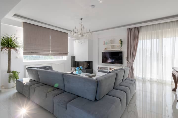 Villa Ira | Luxury 3br Getaway - Hersonissos