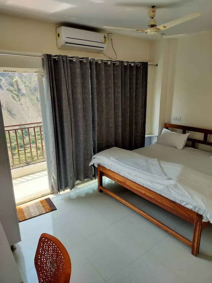Vedic Alaknanda Balcony Room - Rudraprayag