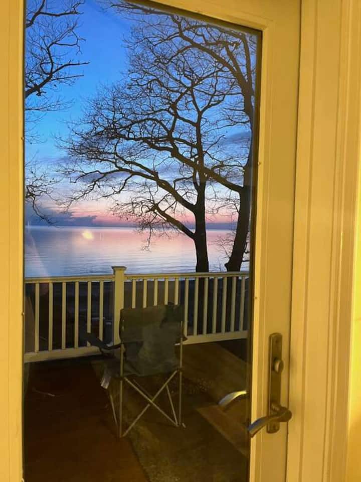 Angola Findrentals Lakefront - Eden, NY