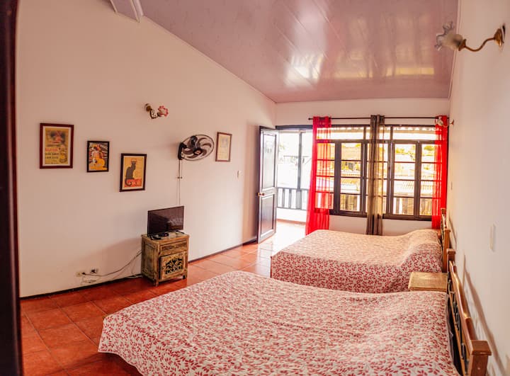 Hotel De La Torre - Montenegro