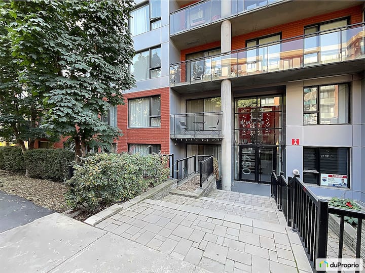 Apartement Au Village Avec Garage - Montreal