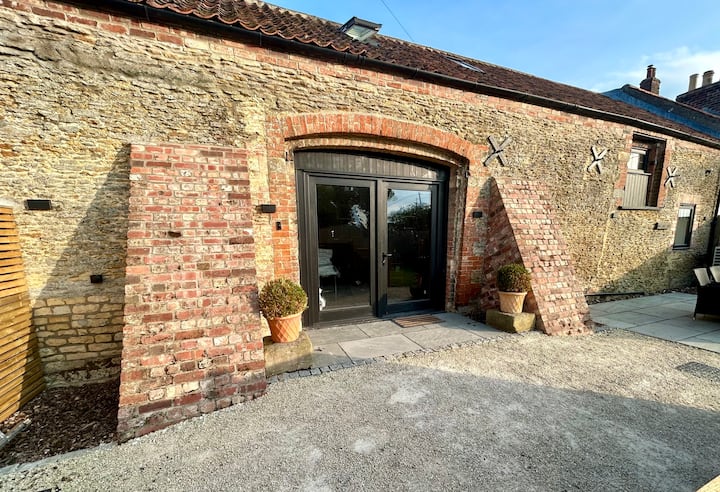 Modern Converted Barn - Hot Tub - Market Rasen