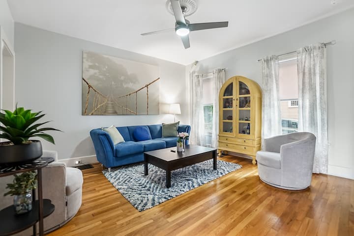 Stylish Boston Getaway Near Arboretum & T Station! - Dorchester, MA