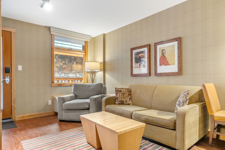 Banff Downtown Retreat | Spacious 2br + Hot Pool - Sunshine Village, AB