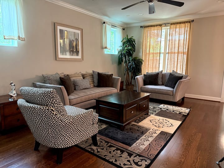 New! Family Retreat - Creekside - Tomball, TX