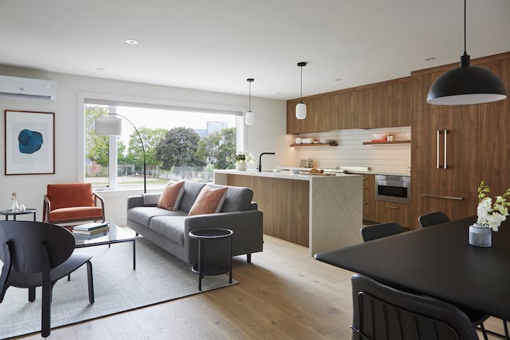 New Detached Home 3br 2ba 1400sf Parking + Patio - Toronto