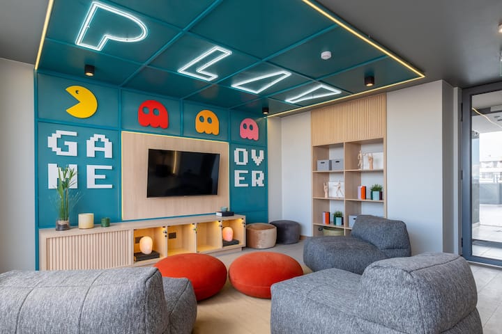 Departamento Familiar • Piscina Y Estacionamiento. - Santiago