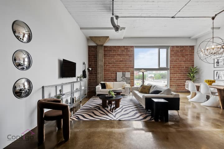 Urban Opulence Loft | Rogers Place | Ug Parking - Edmonton