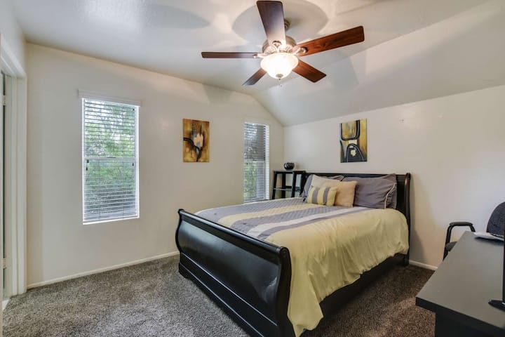 Room With En Suite Bathroom - Tempe, AZ