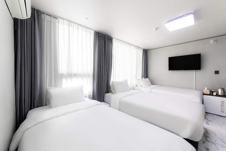 [New]수페리어트리플룸/종로3가,안국역도보5분/호텔침구 - Seoul