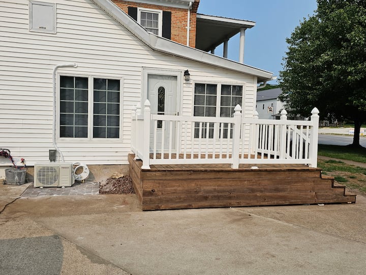 Red Rabbit Cottage #3 - Louisiana, MO