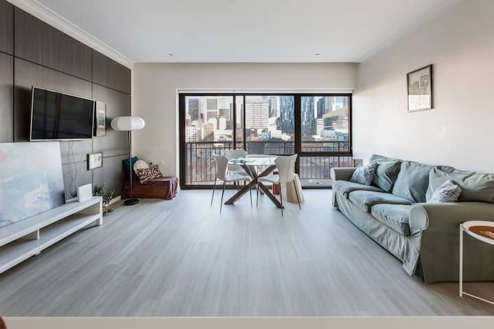 Midcity Skyline View 2br With Gym & Pool Access - Melbourne
