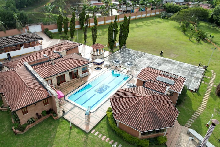 Finca Ensueño Piscina/jacuzzi/canchas/15 Min Aerop - Guarne