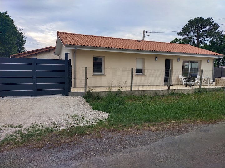 Maison Neuve, Proche Commodité - Hourtin