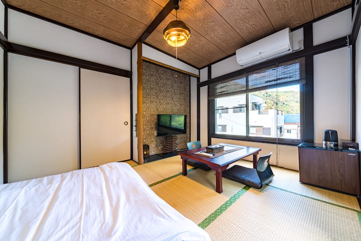 駅から徒歩3分【春夏秋冬　 せせらぎ302号】川を望むお部屋 - Hakone