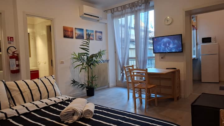 Guesthost - Res Gioia - Piacenza